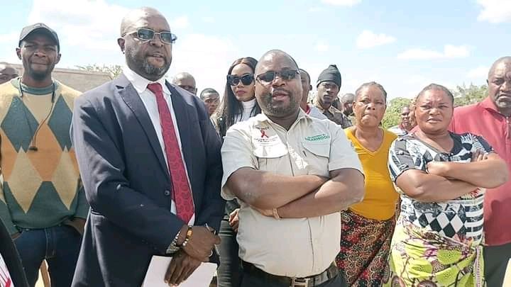 THIEVES STEALING GRANITE ON TOMBS IN CHAMBOLI